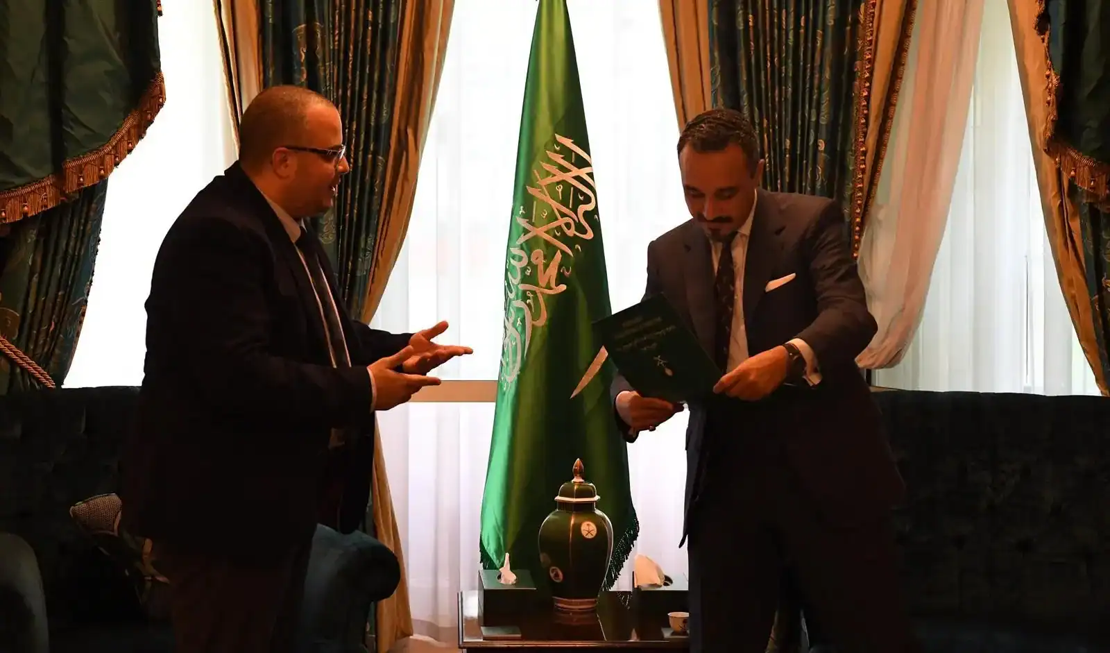 Saudi Ambassador to UK Meets Cultural Attaché in UK and Ireland | Leaders