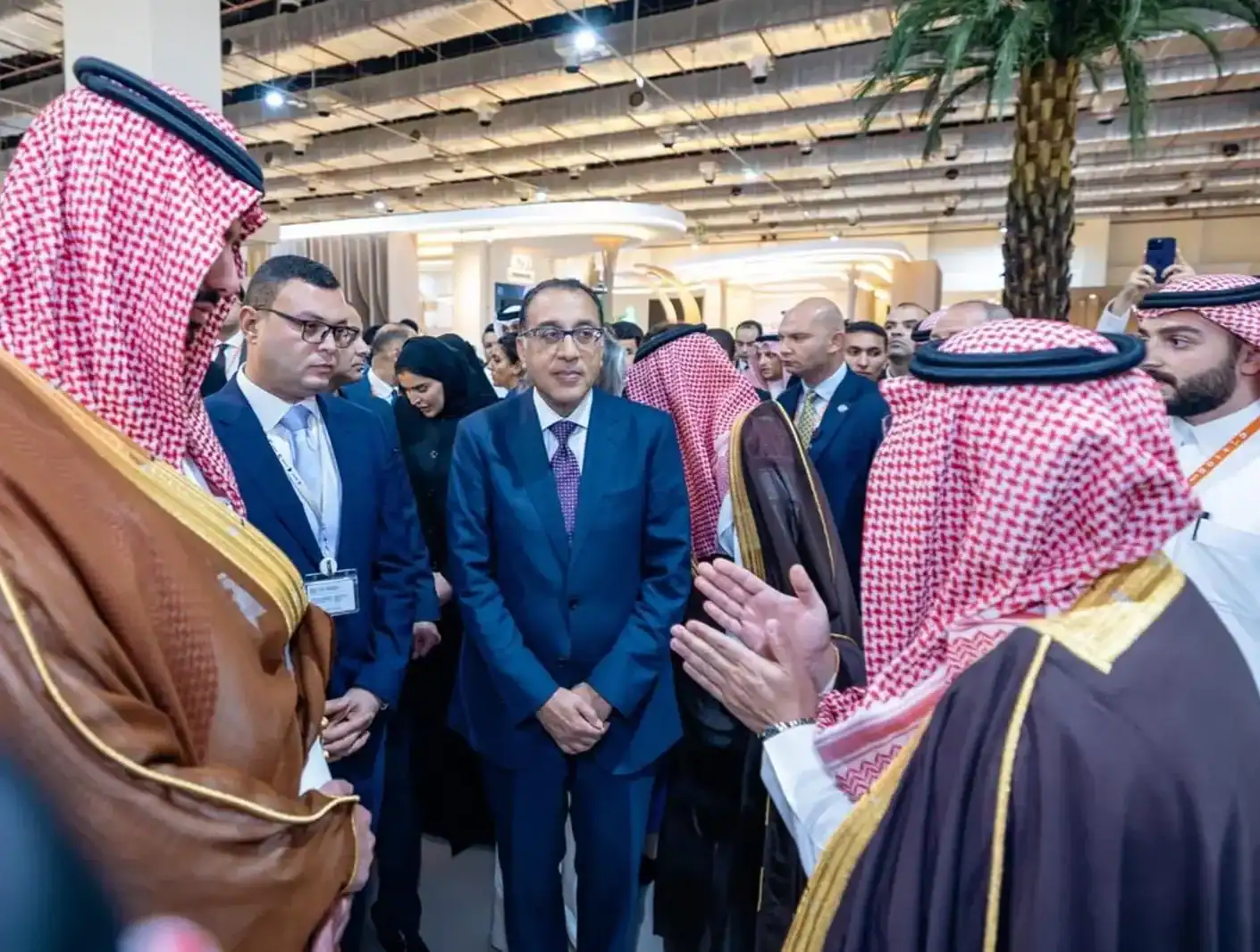 Egyptian PM Visits Saudi Pavilion at World Urban Forum | Leaders
