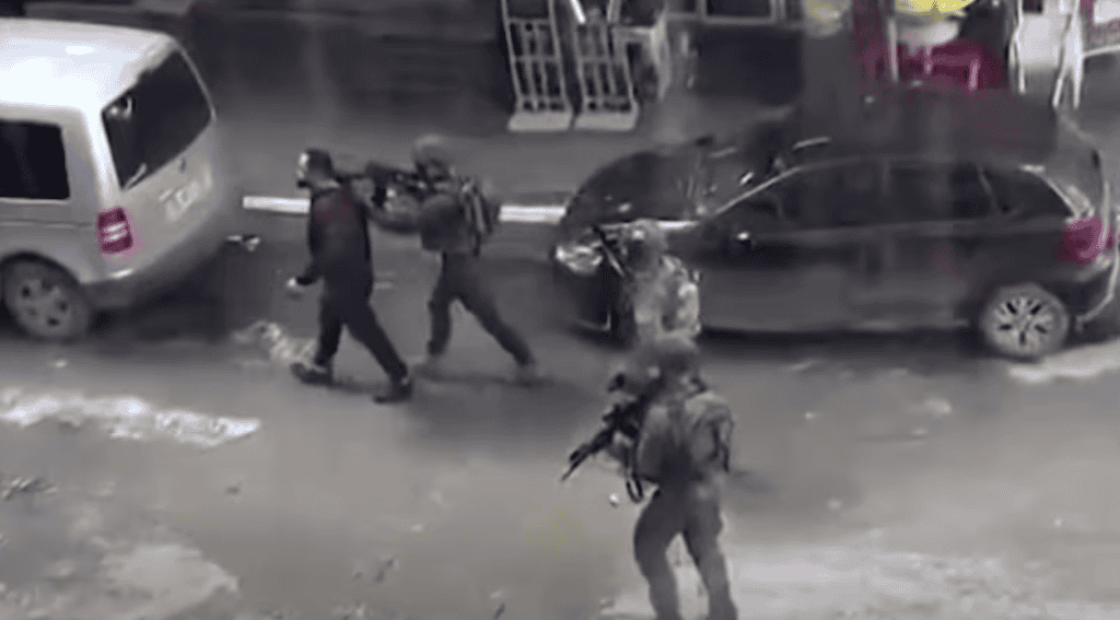 Israeli Troops Systematically Use Palestinians as Human Shields | Leaders