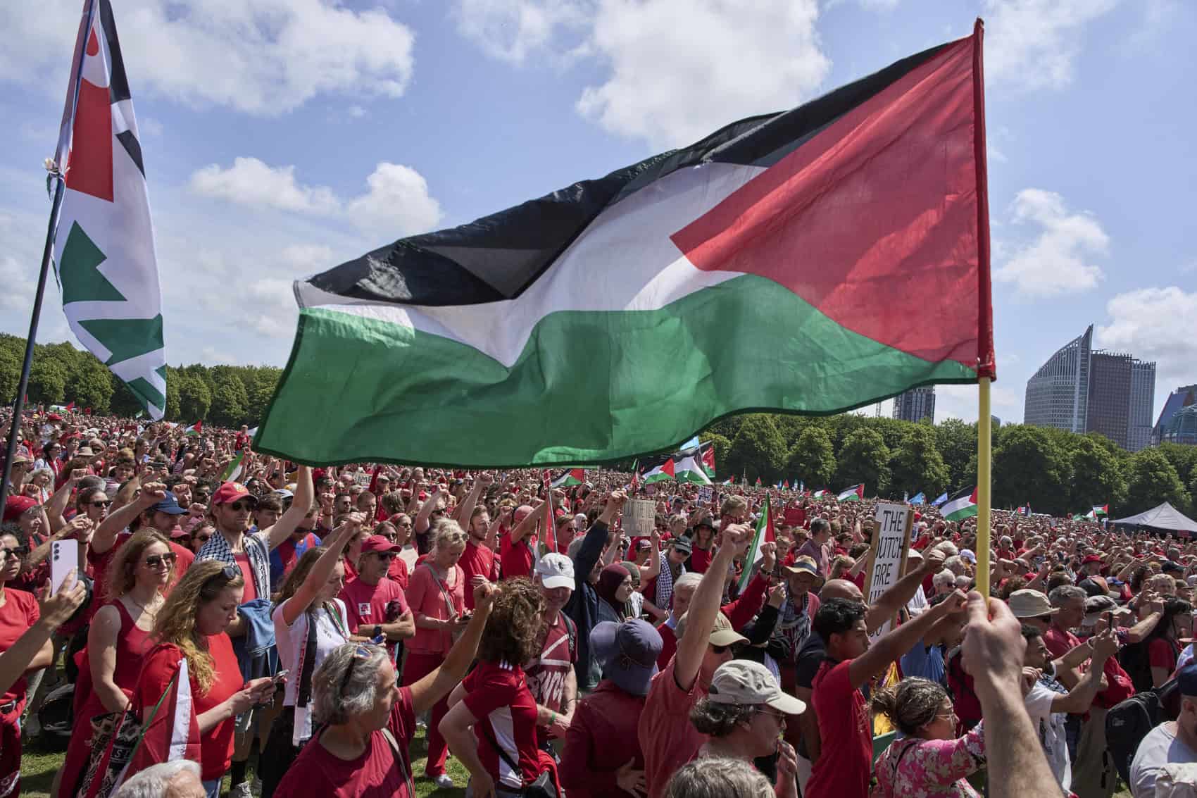 In Photos: Massive "Red Line" March in Netherlands Demands Gaza Action ...