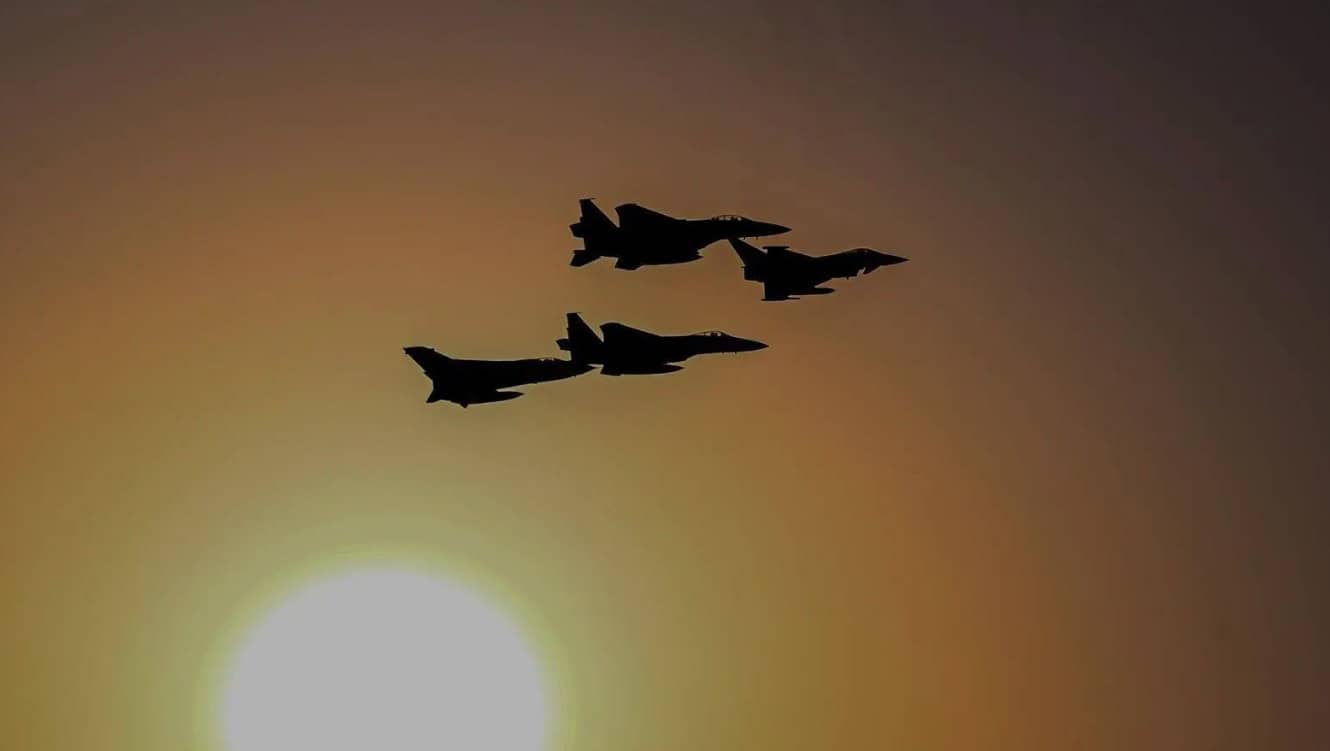 Saudi Fighter Jets Dazzle Crowds in Jeddah Corniche Air Show for 95th ...
