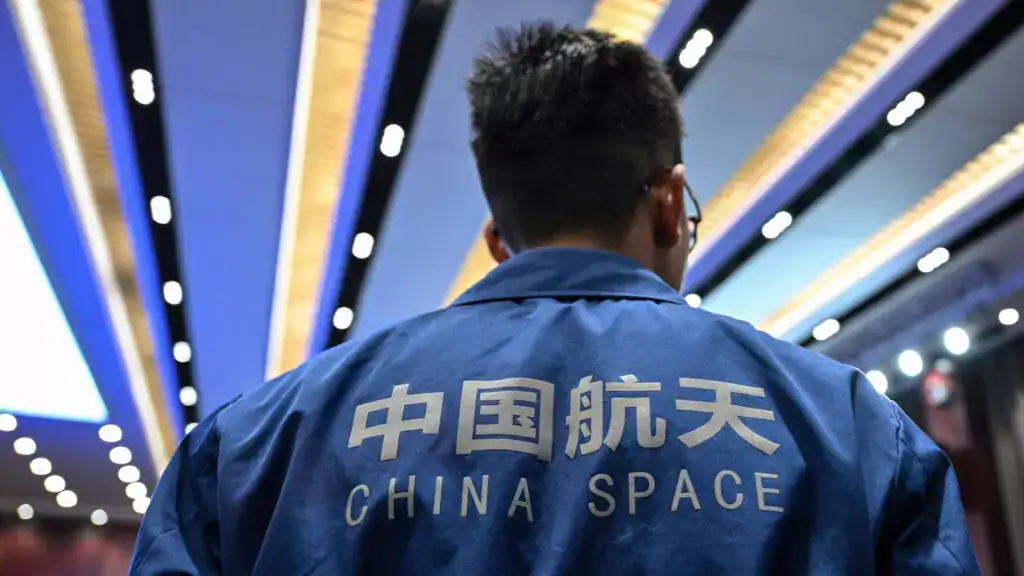China's Youngest Astronaut, Mice to Embark on Space Mission | Leaders